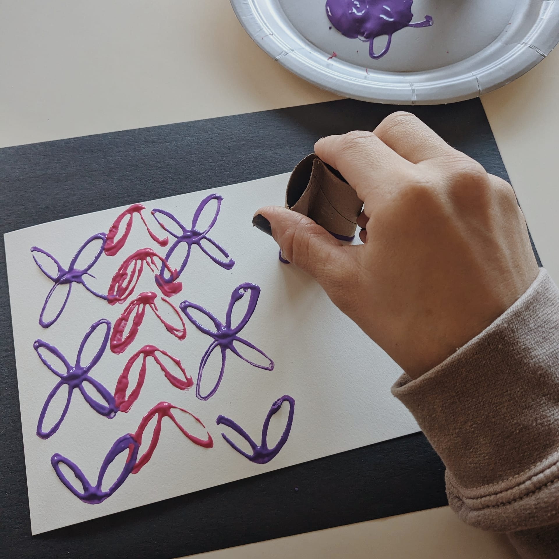 Patterned Prints Using Toilet Paper Rolls - Grow Good Humans